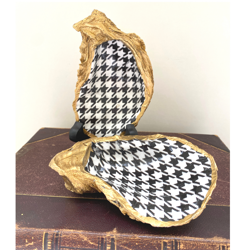 Oyster Shell Art, Hounds tooth Check, Black and White - Classic Legacy