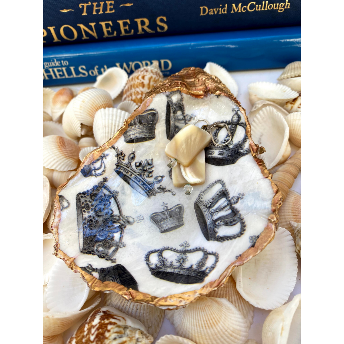 Shell Art, Crown Design, Jewelry Dish